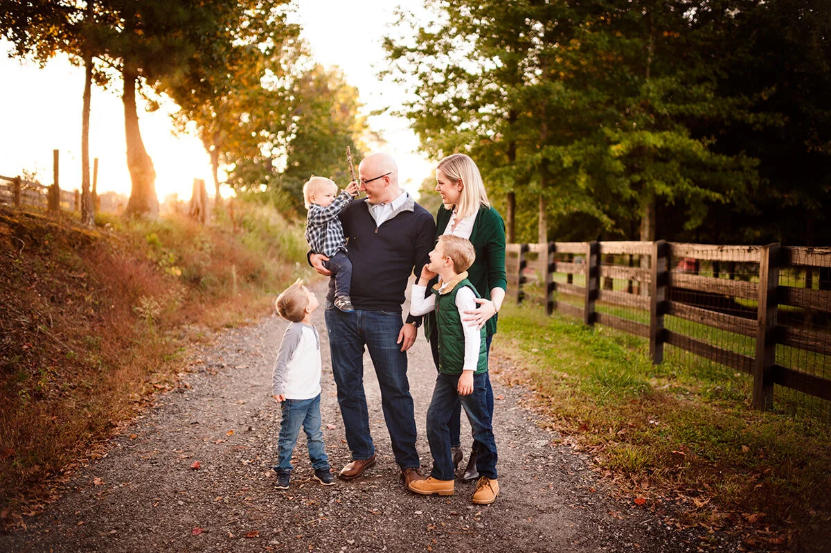 How to Make Family Photos Sessions FUN (And get smiles from the kids!)