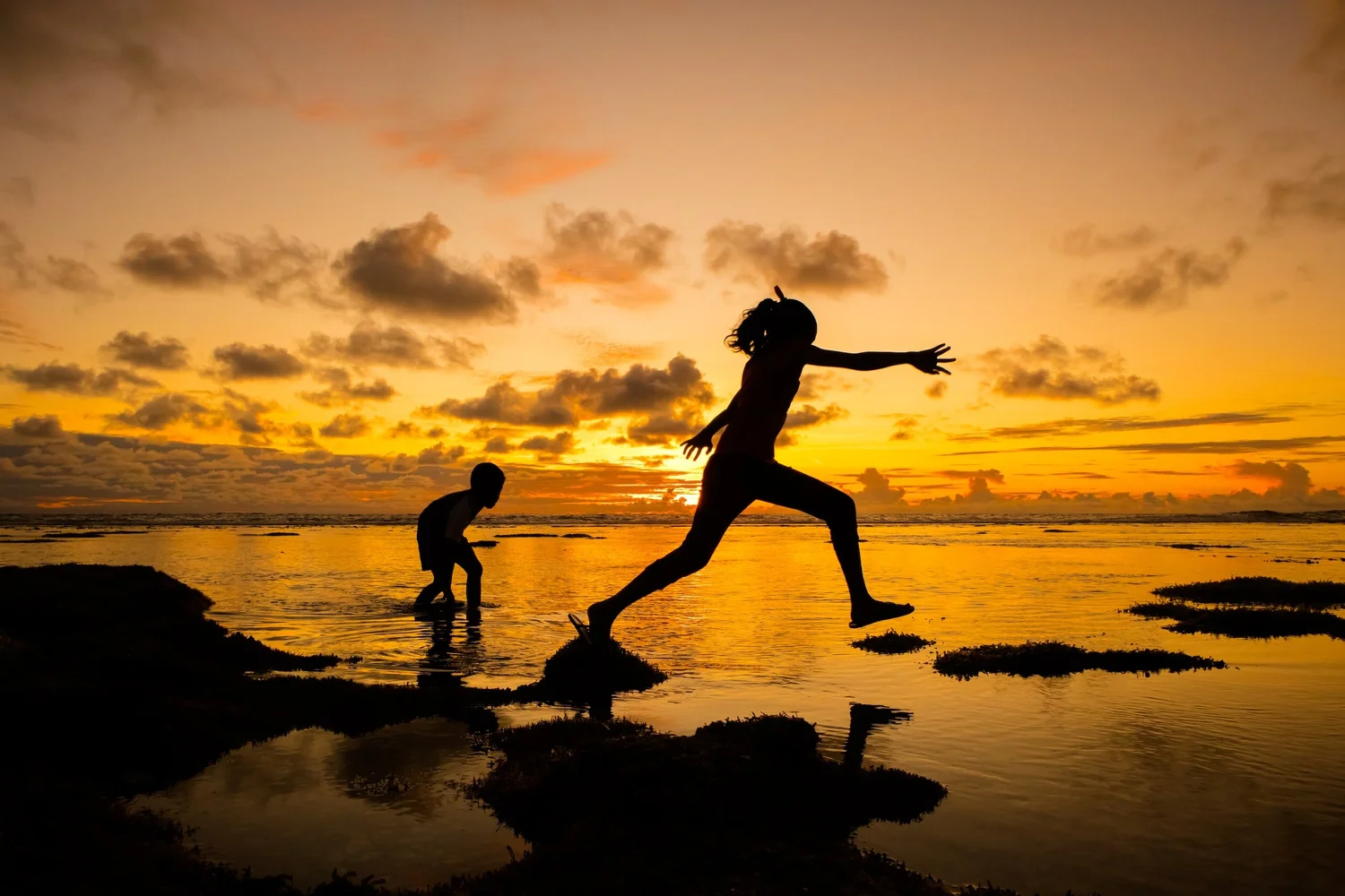 15 Fun and Creative Family Summer Photoshoot Ideas