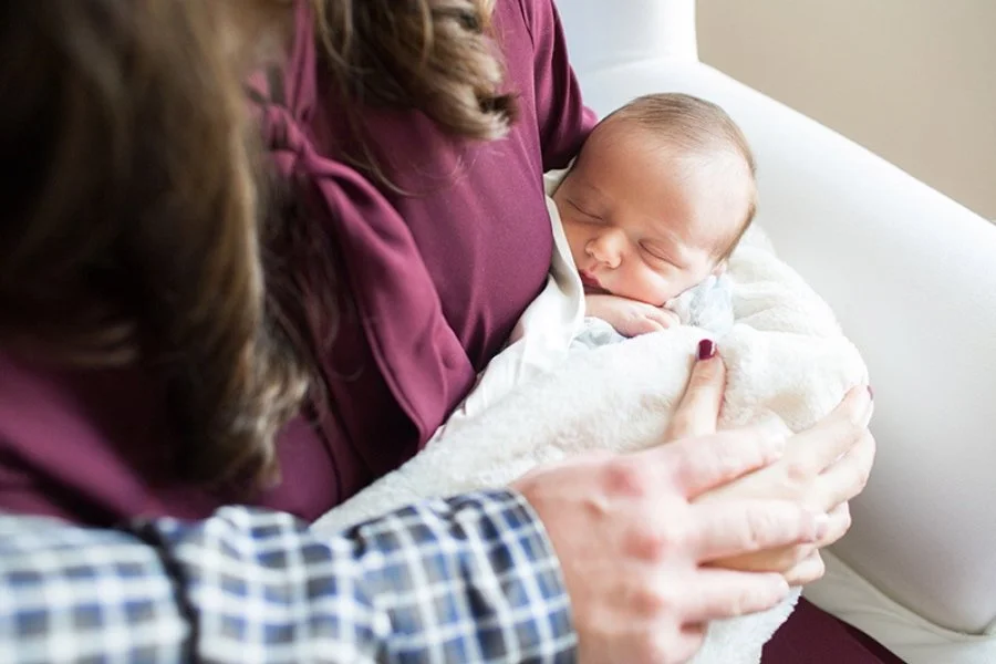 The Ultimate Guide to Lifestyle Newborn Photography