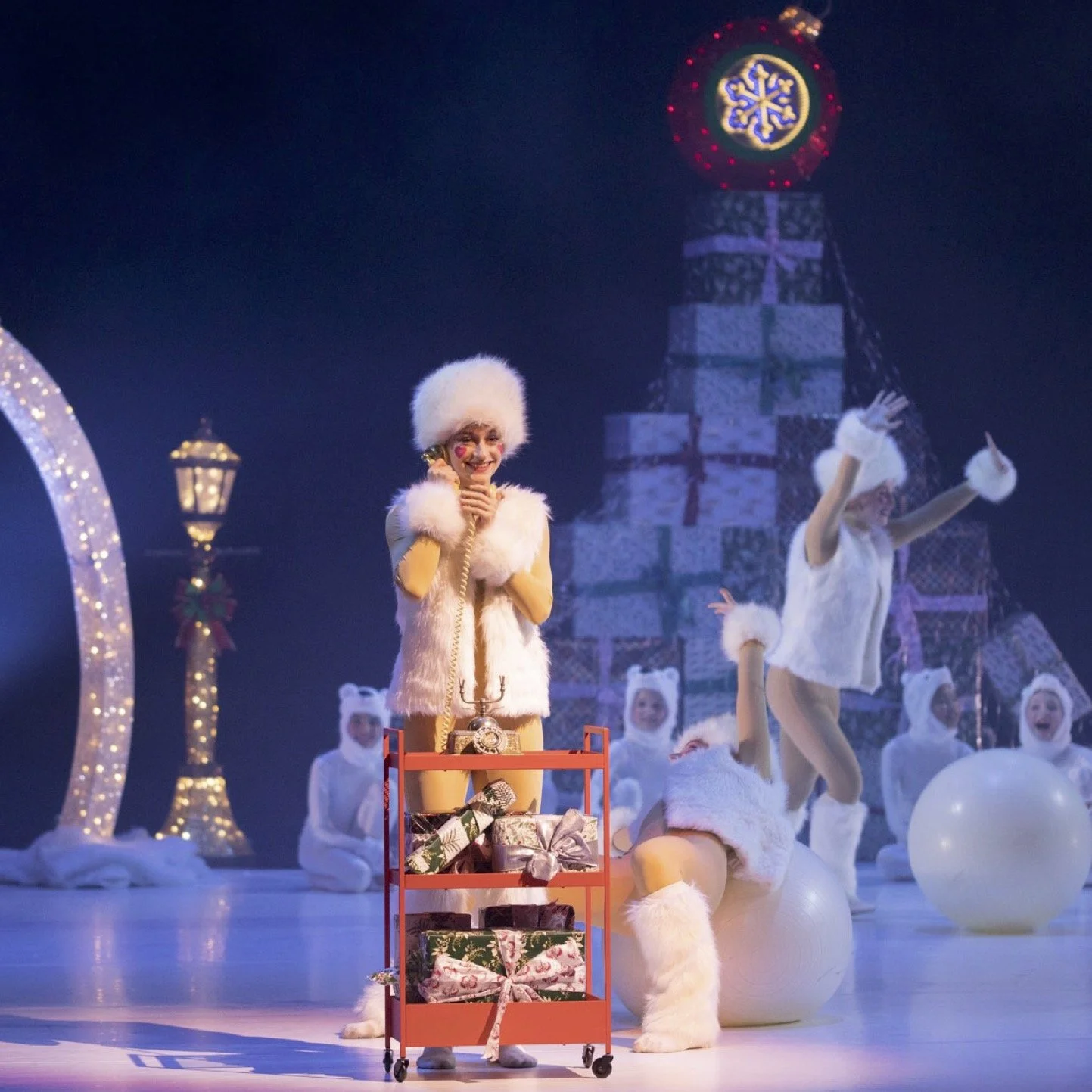 Lamondance - Post-Secondary Contemporary Training program and Professional Dance Company.