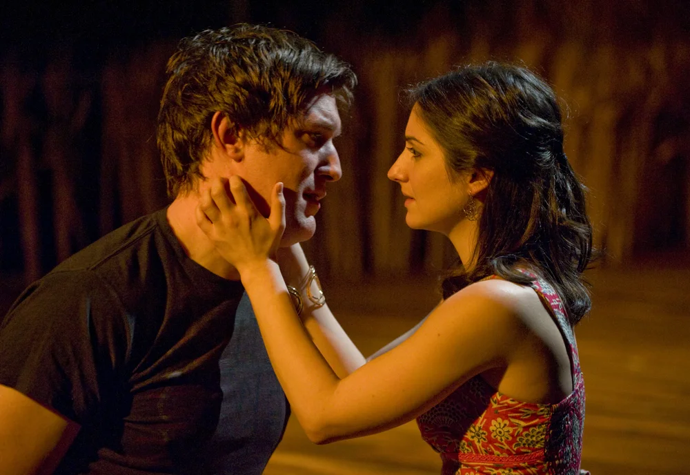Journey 2 The Mysterious Island Kiss