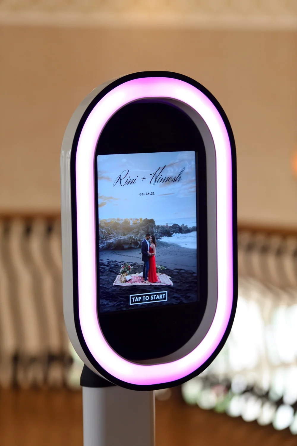 eyeObee Photography Wedding Photobooth - The SocialBooth