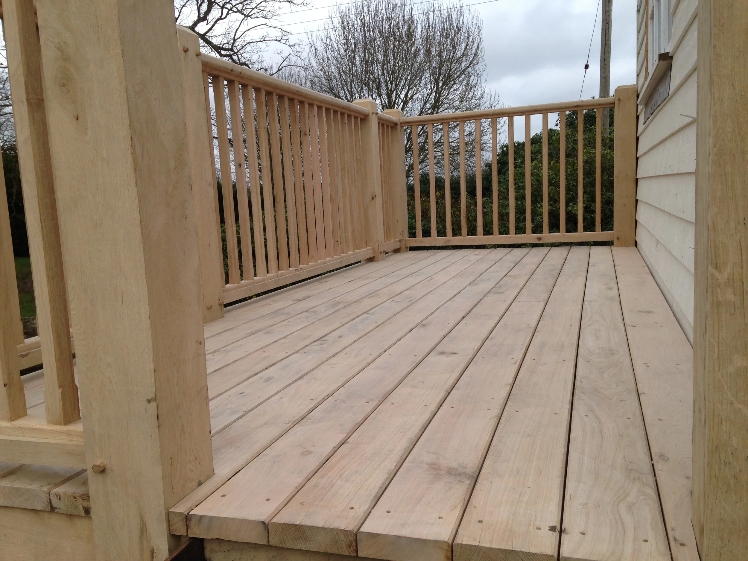 TIMBER FRAME PORCHES