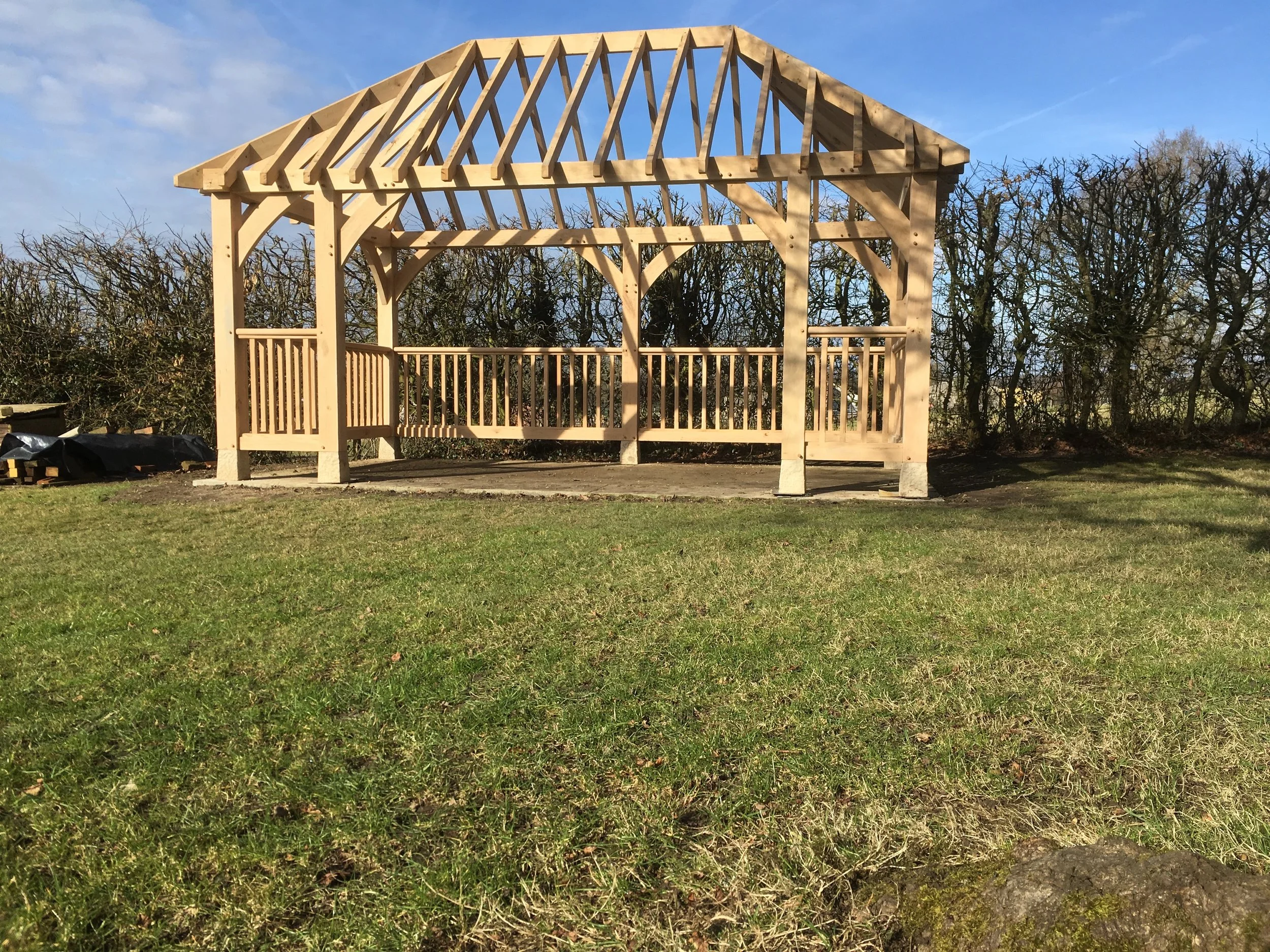 TIMBER FRAME PORCHES