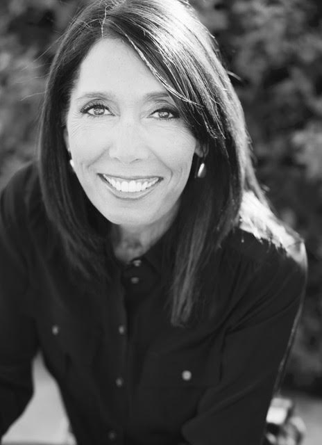 Lindsey O'Connor's site. For True Storylovers.