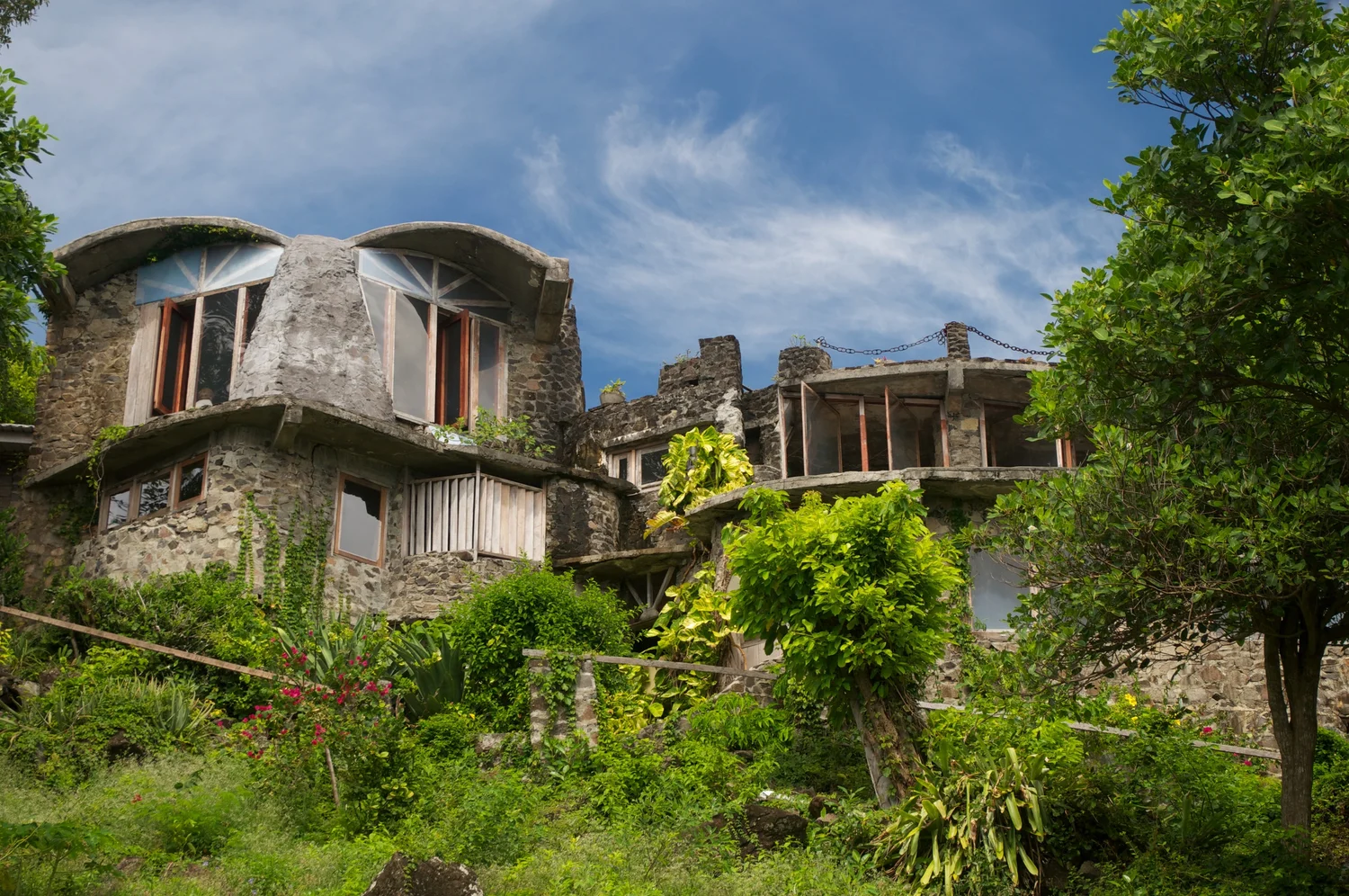 Agnew Hall House Rentals - MoonholeMoonhole Company Limited
