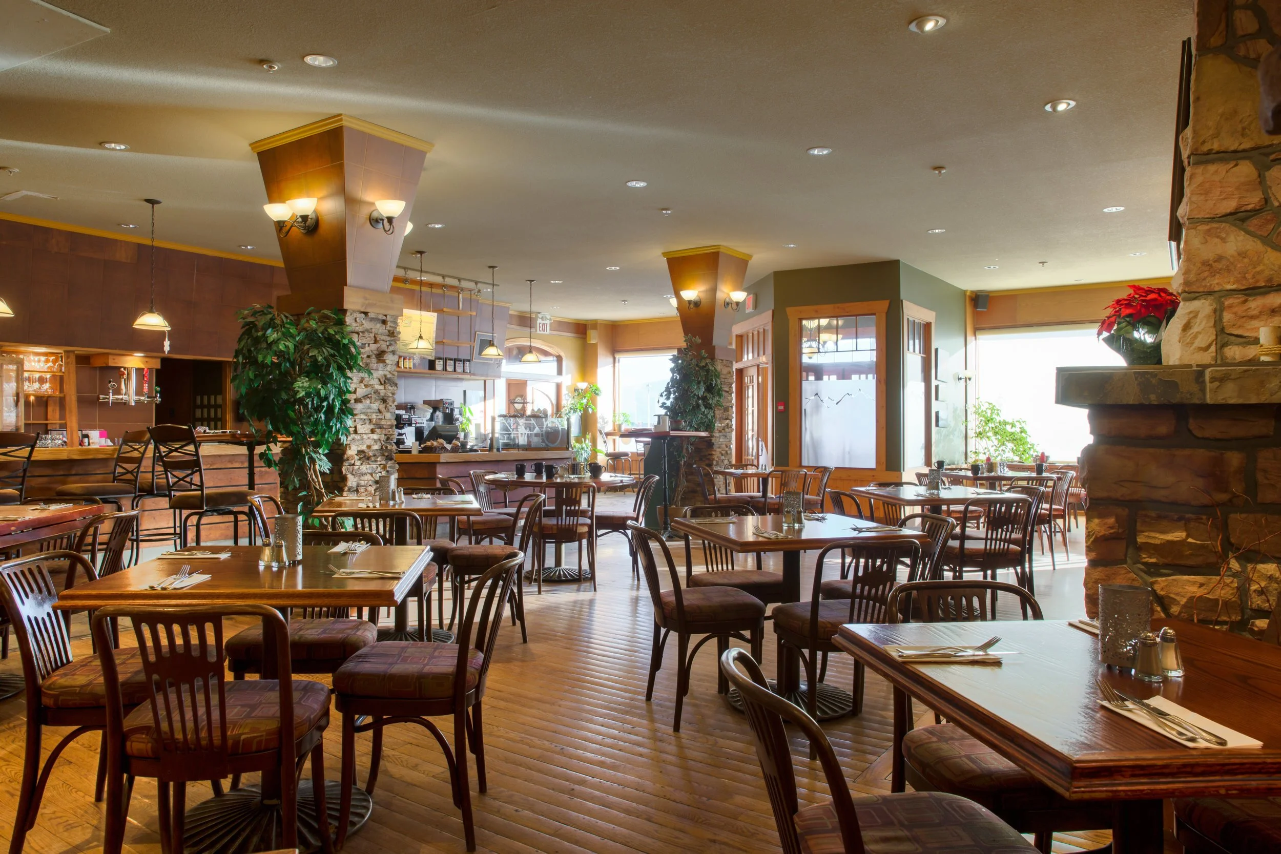 Papa George's Restaurant | Dining in Jasper