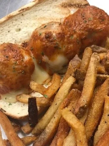 DELLA J'S DELECTABLES