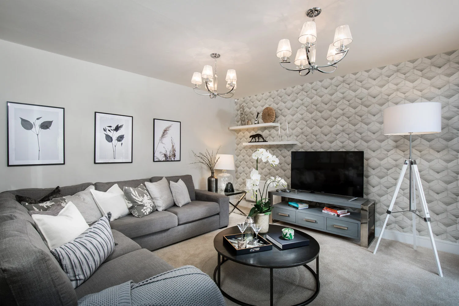 Light and spacious interior housing and super prime property ...