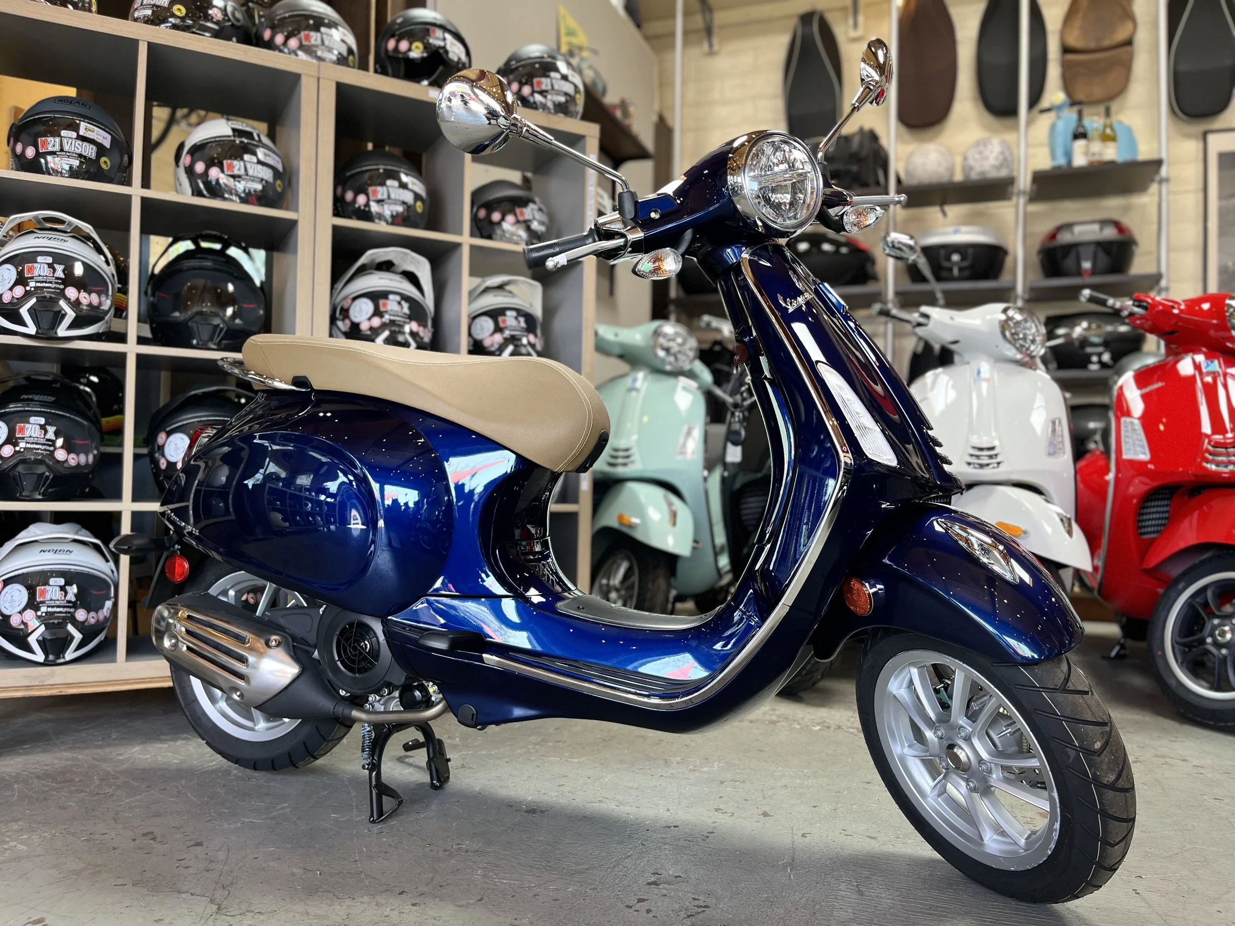 Vespa Primavera Blue