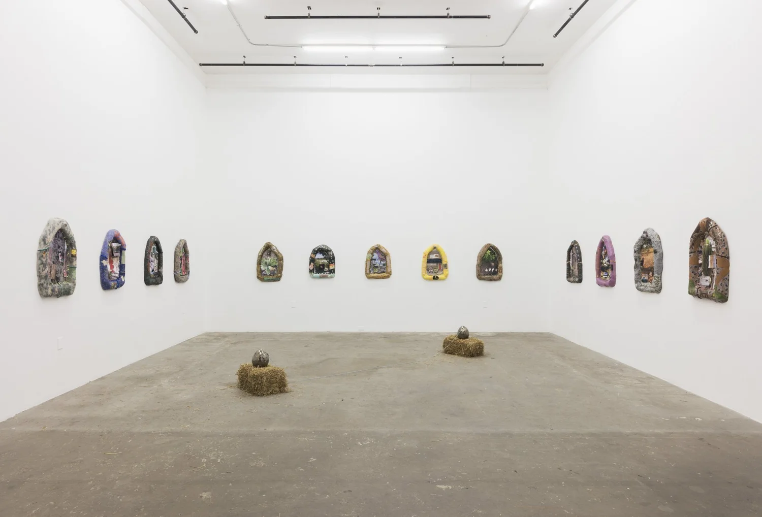 The Viewing-Room vs. The Adoring-Gaze — Manal Kara