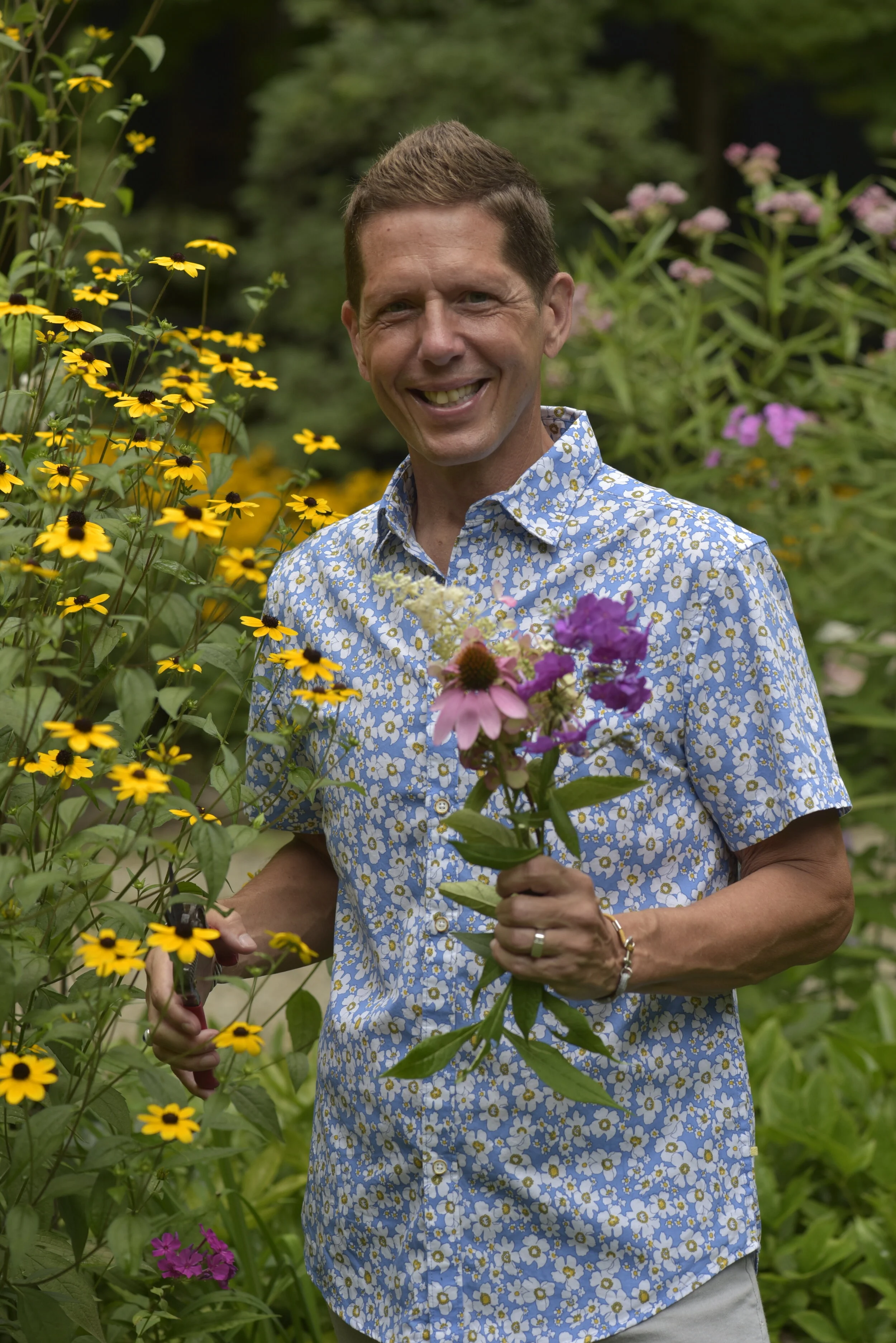 Spotlight: The Clover Girls by Viola Shipman — What Is That Book About