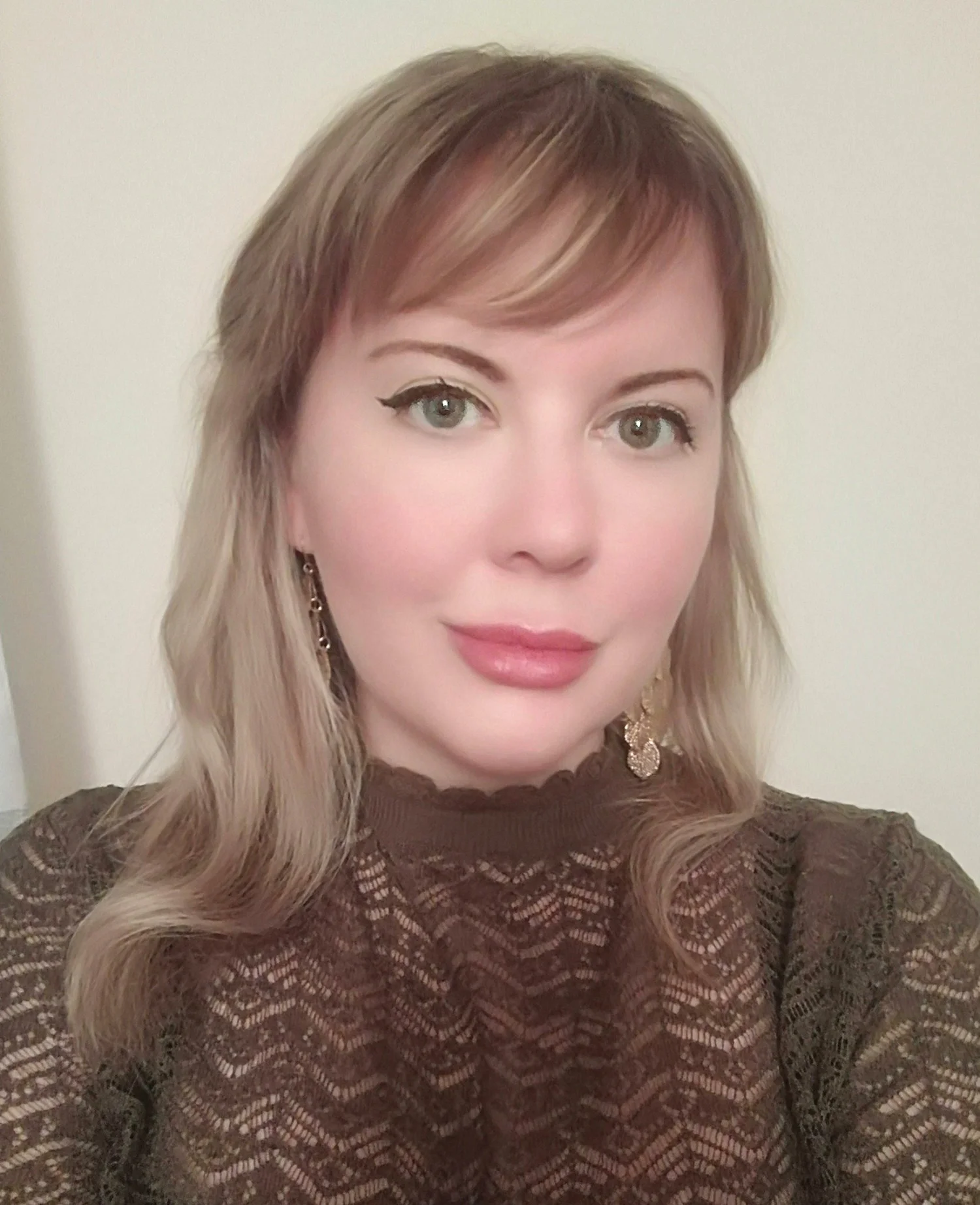 Cover Reveal: Pretty Evil by Zoe Rosi — What Is That Book About