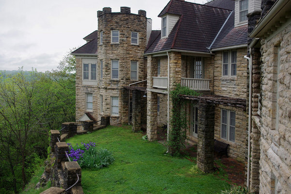You won't believe these 4 European-style castles are REALLY in Missouri ...
