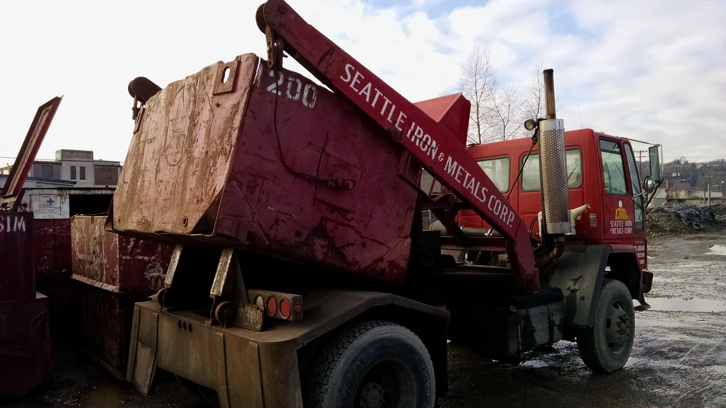 Dumpster Boxes — Seattle Iron & Metal Corp.