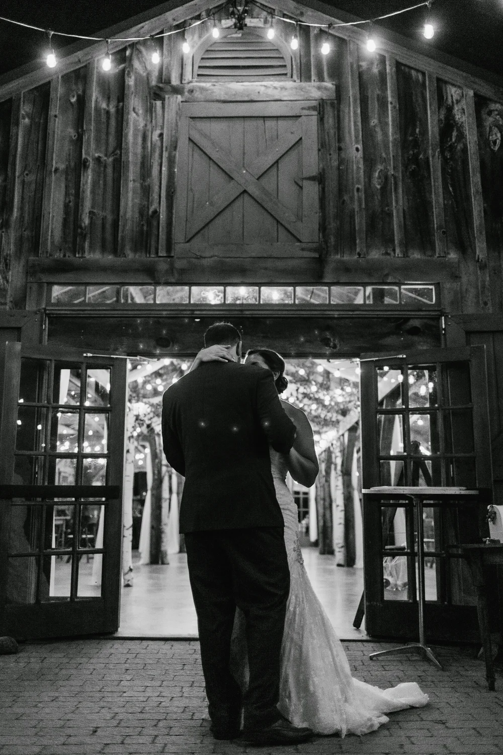 5 Reasons to Love Natural Light Wedding Photography — Emily Lord ...