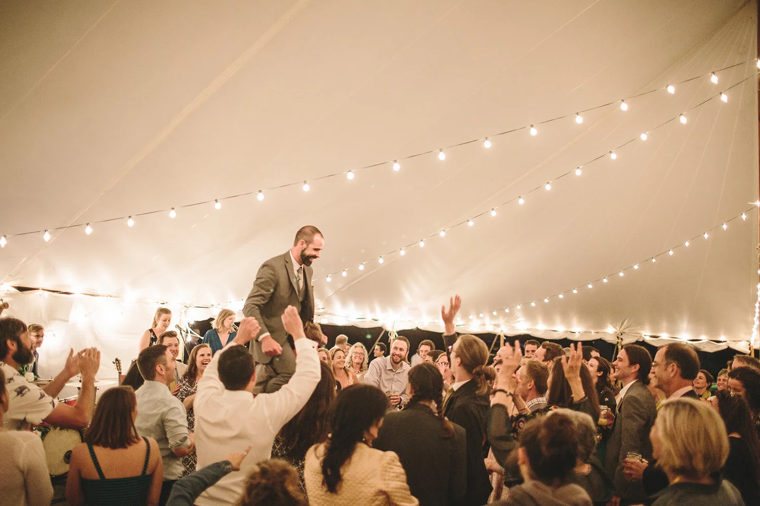 5 Reasons to Love Natural Light Wedding Photography — Emily Lord ...