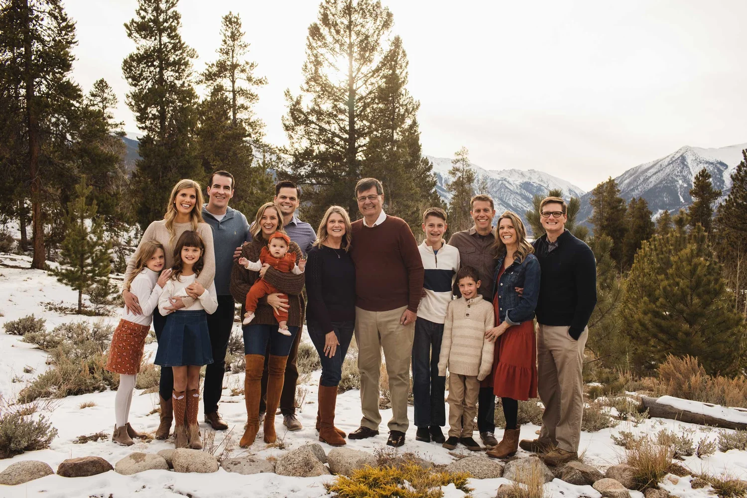 Winter Mountains Extended Family Session in Twin Lakes, Colorado ...
