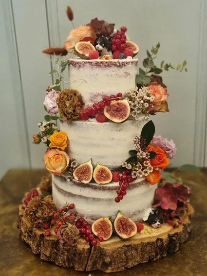 Elevate your wedding cake order with a beautiful stand