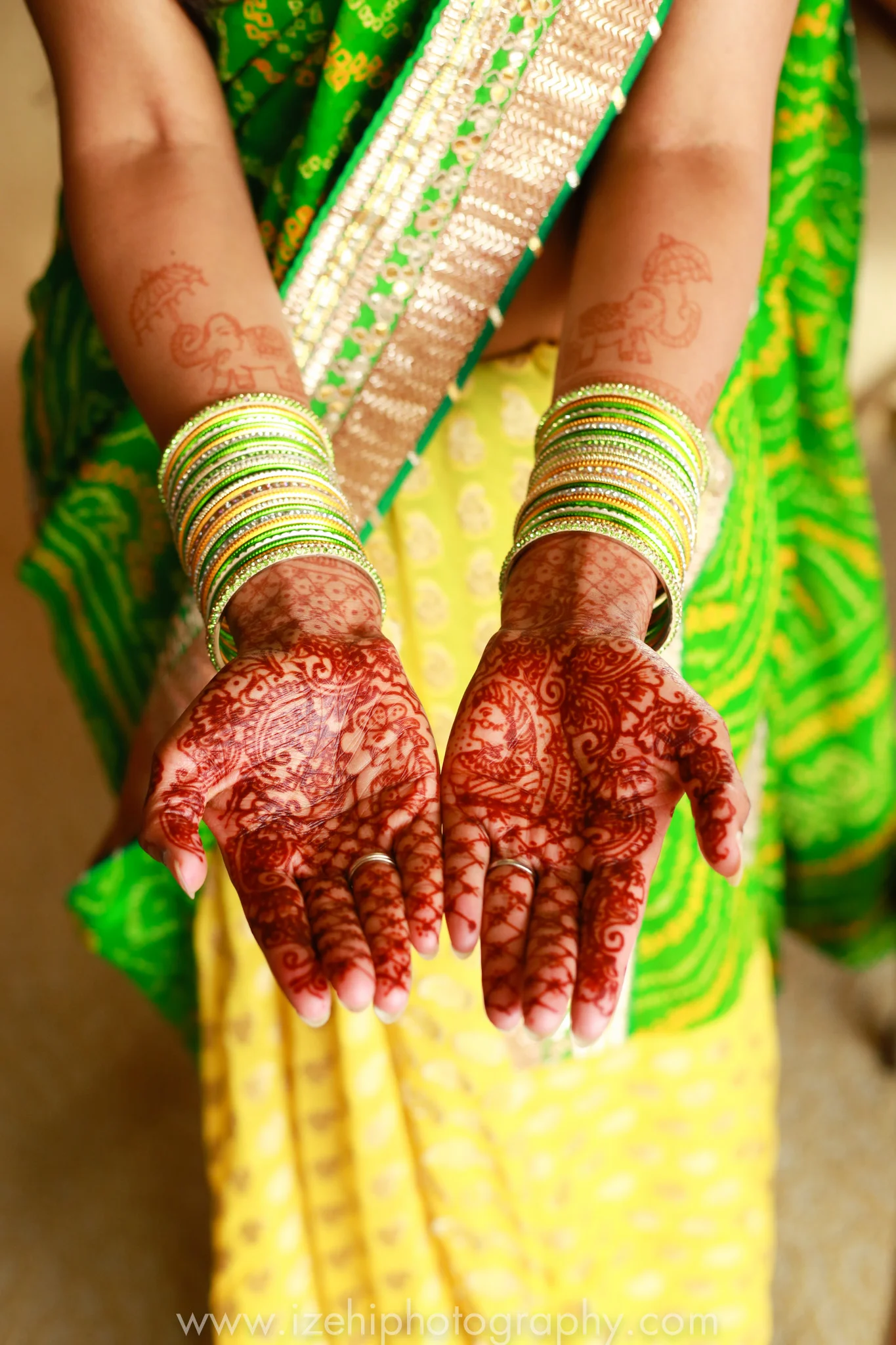 Tanuja and Ravin Mehndi Night + Indian Wedding Part 1 — Izehi ...