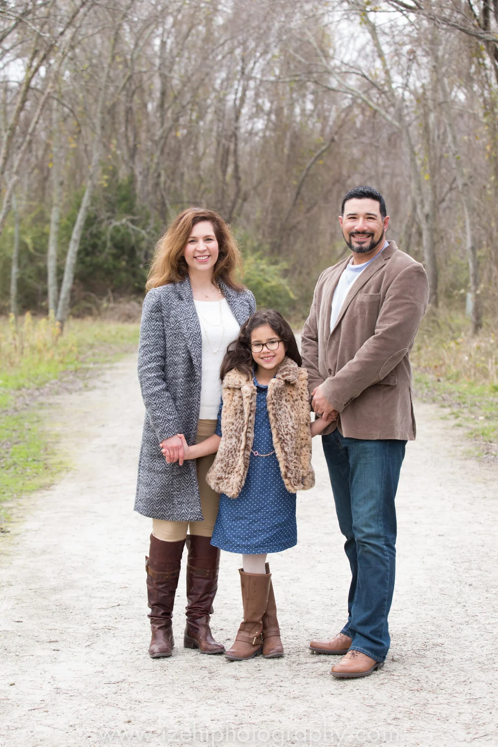 Extended Family Portraits on a Chilly Day | Cedar Hill State Park ...