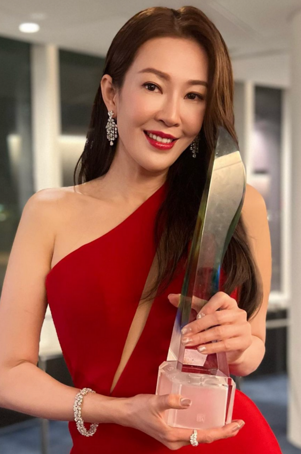 Romona Keveza Official Website