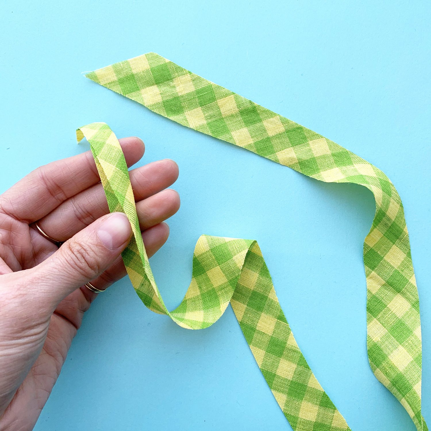 TUTORIAL: HOW TO MAKE SPAGHETTI STRAPS — BURIED DIAMOND