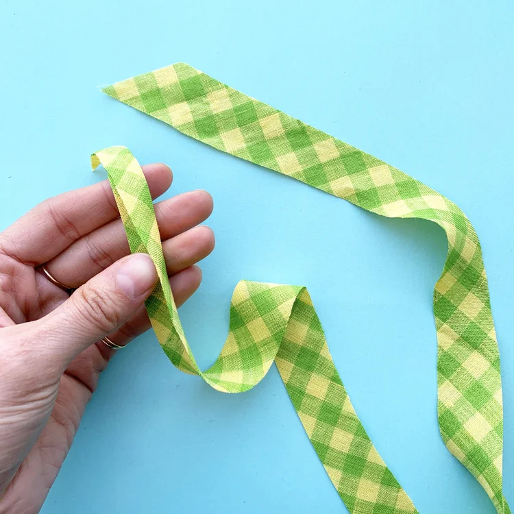 TUTORIAL: HOW TO MAKE SPAGHETTI STRAPS — BURIED DIAMOND