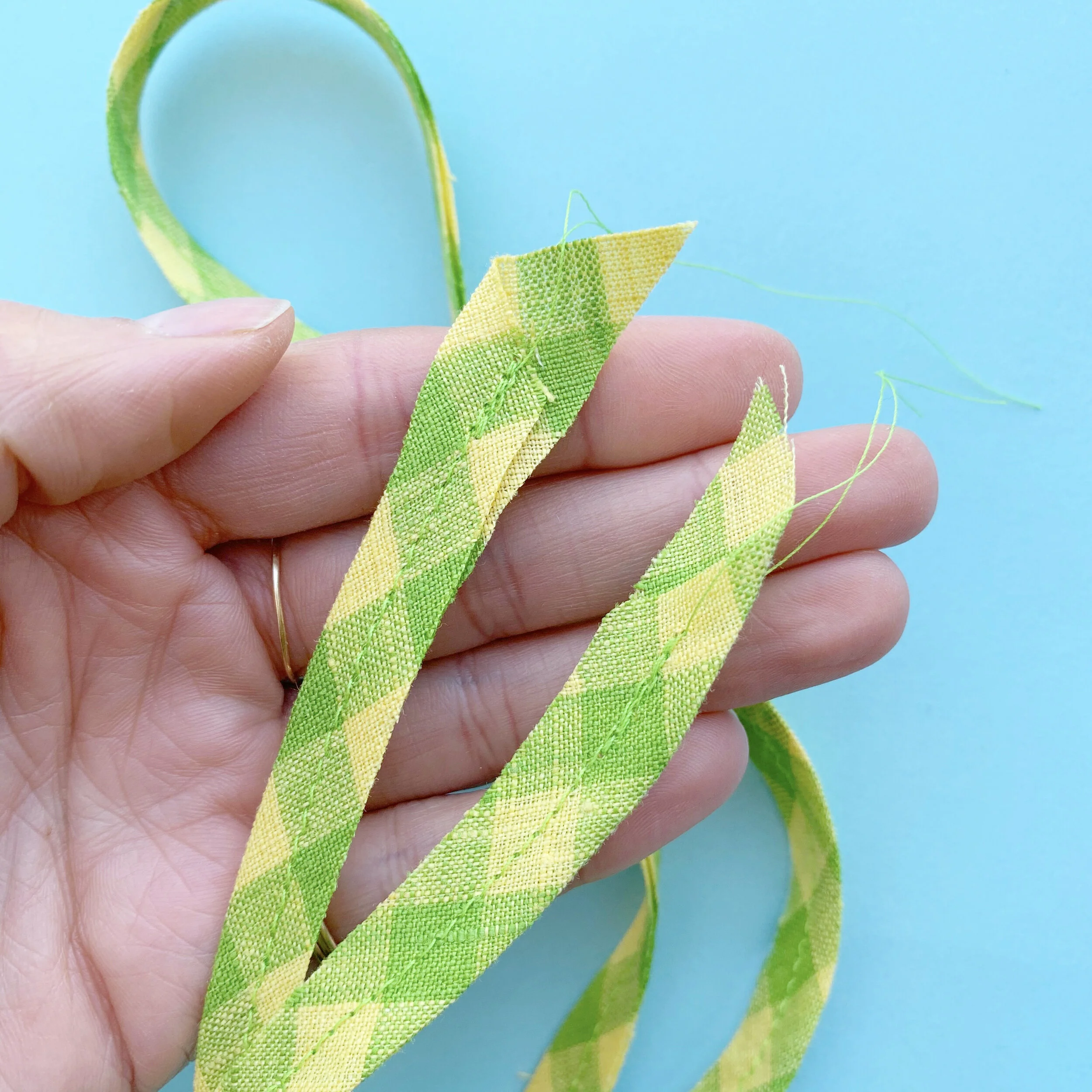 TUTORIAL: HOW TO MAKE SPAGHETTI STRAPS — BURIED DIAMOND