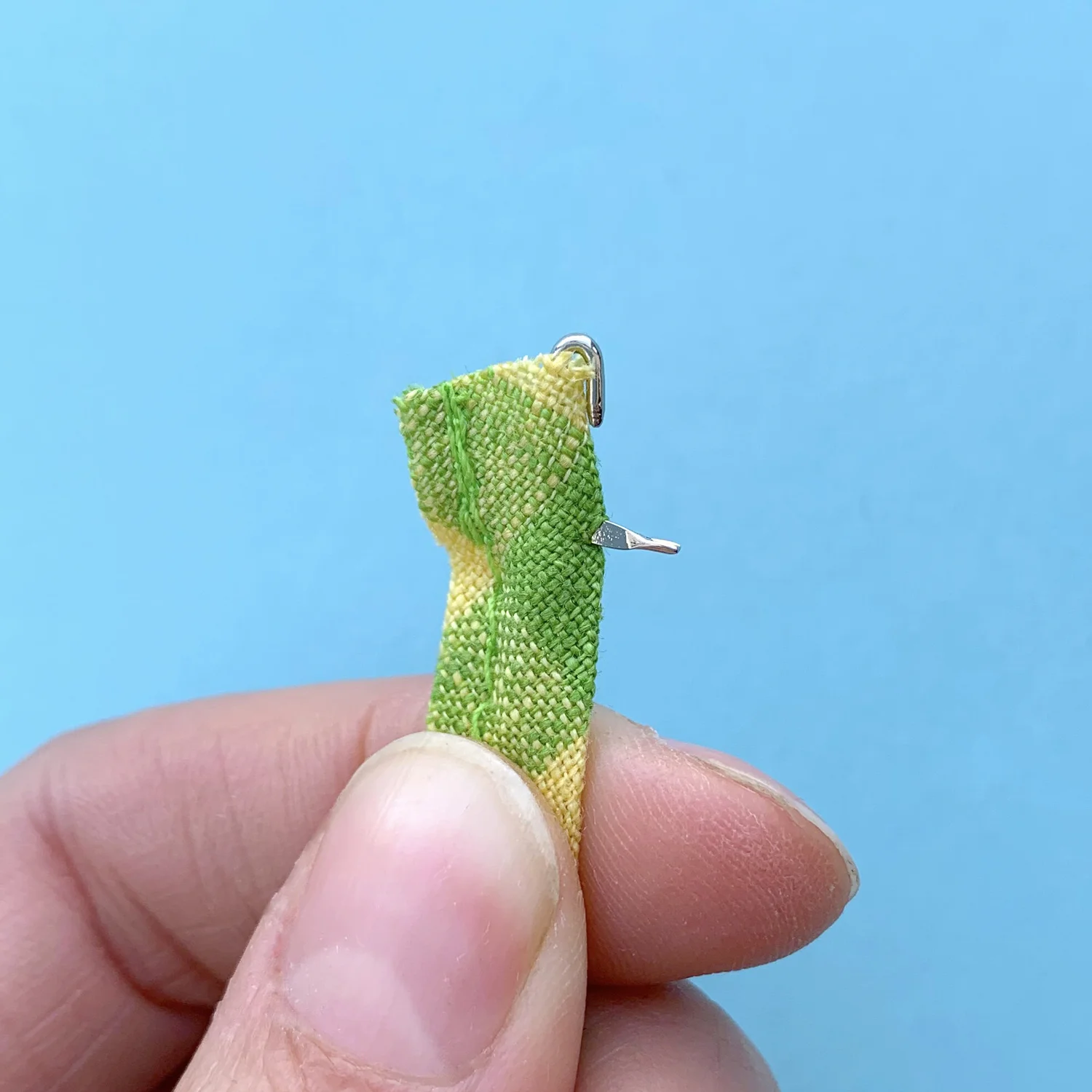 TUTORIAL: HOW TO MAKE SPAGHETTI STRAPS — BURIED DIAMOND