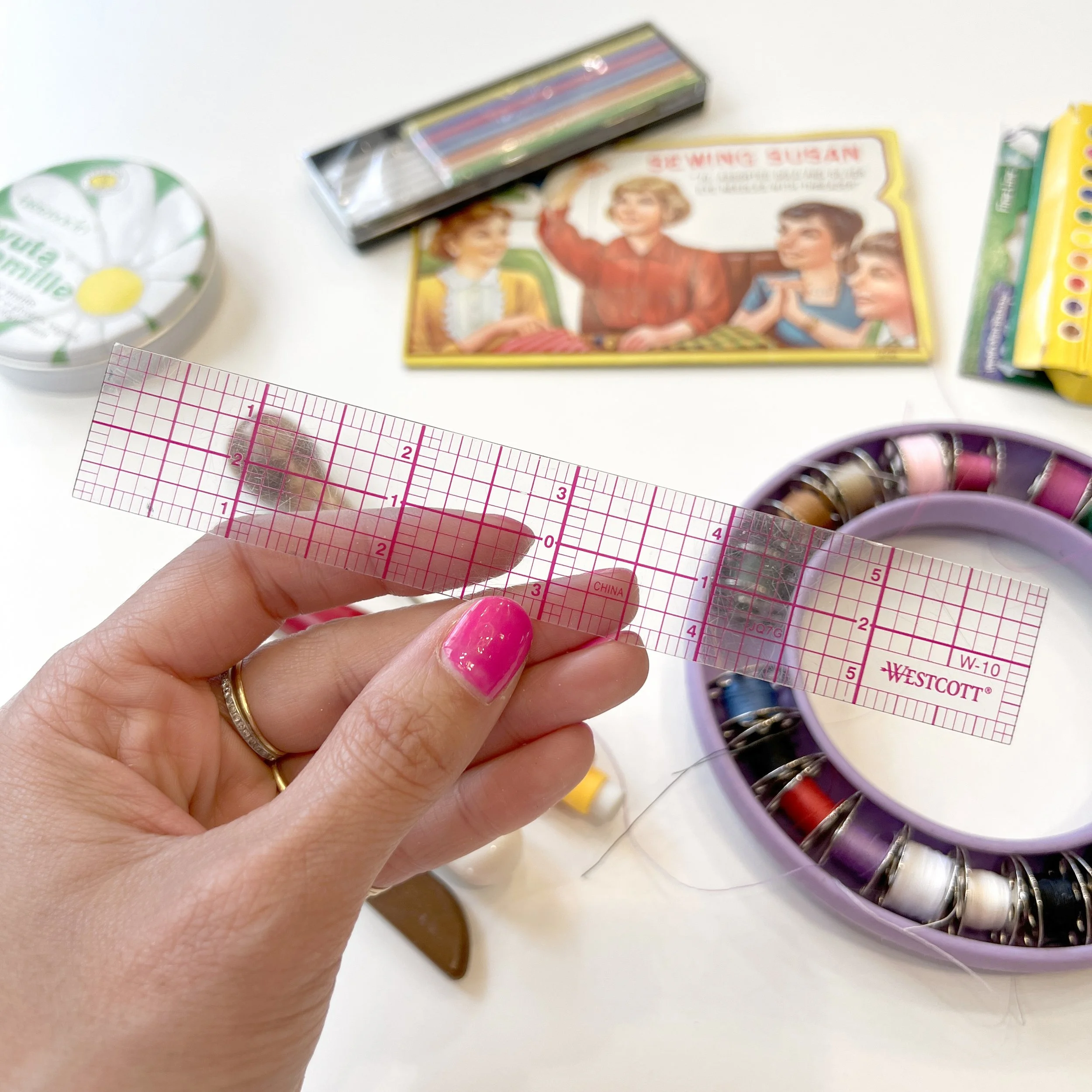 MY MINIMAL SEWING KIT - WHAT I PACKED WHEN MOVING ABROAD — BURIED DIAMOND