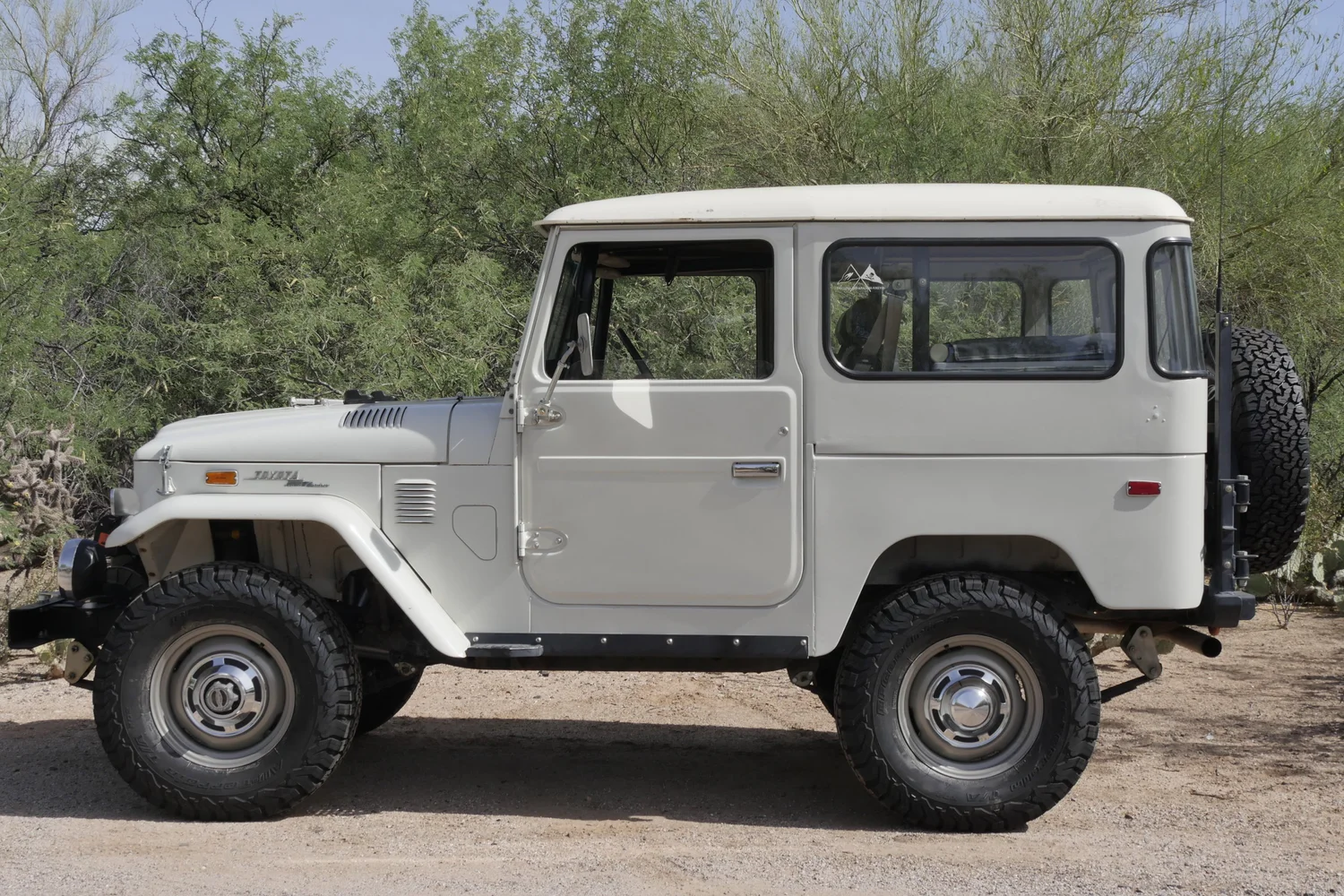 The Holy Grail of FJ40 wheels and tires? — Exploring Overland