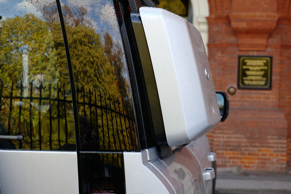 A first hands-on-the-wheel look at the new Defender — Exploring Overland