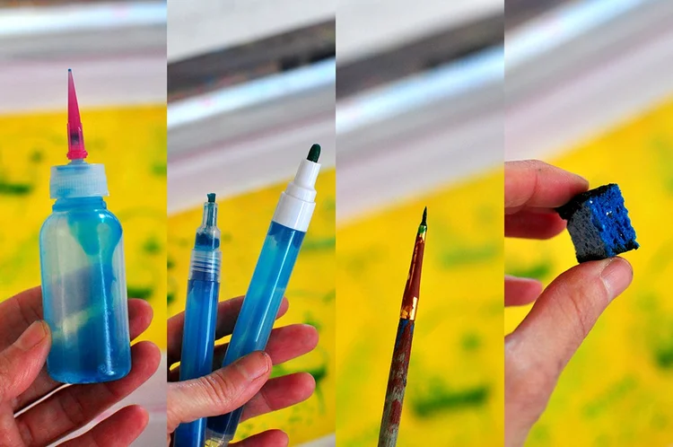 Drawing with drawing fluid for screen printing: paint pen? squeeze ...