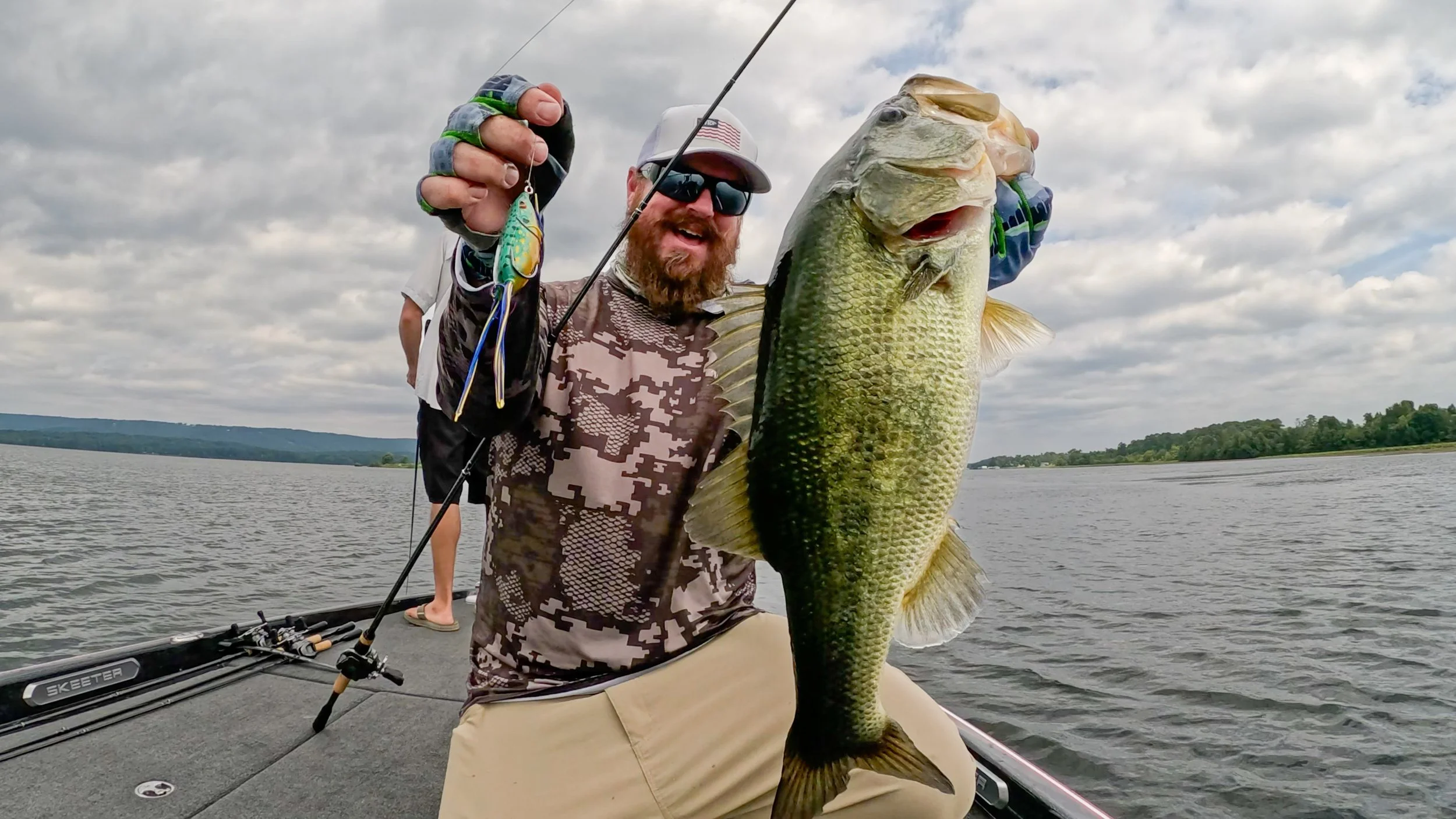 Targeting Bass Around Grass With Topwater | Fall Bass Fishing ...