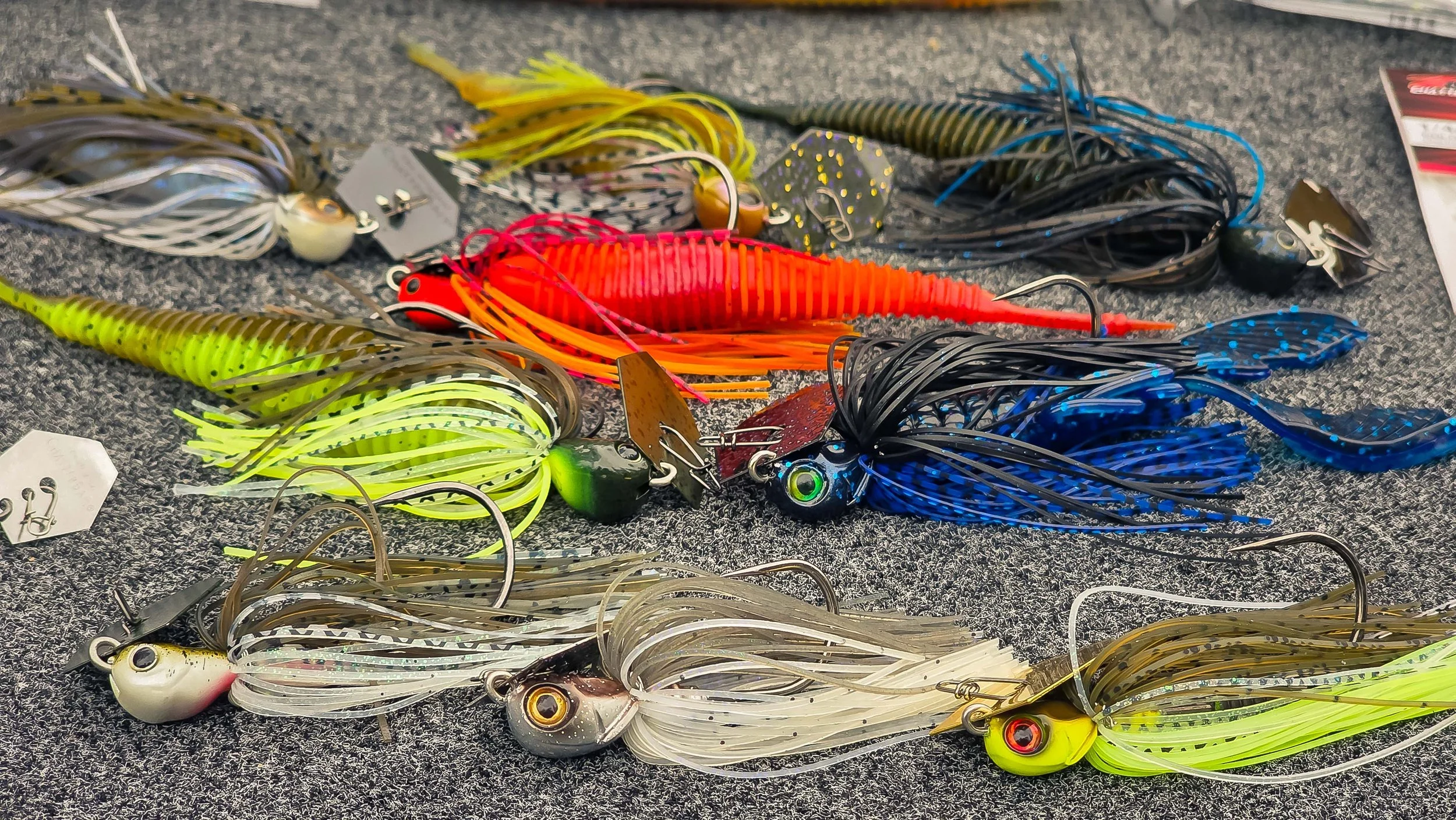 CHATTERBAIT FISHING MADE EASY! Underwater Footage, Best Trailer ...