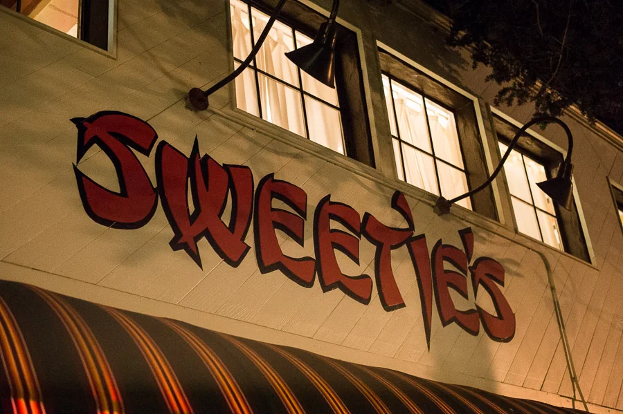 Sweetie's Art Bar