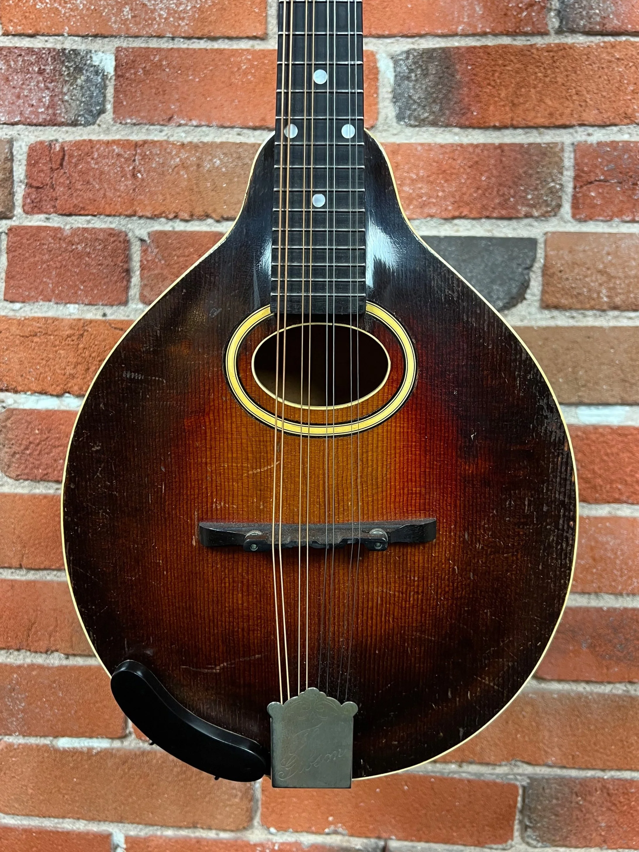 Olde Town Pickin' Parlor–Mandolin