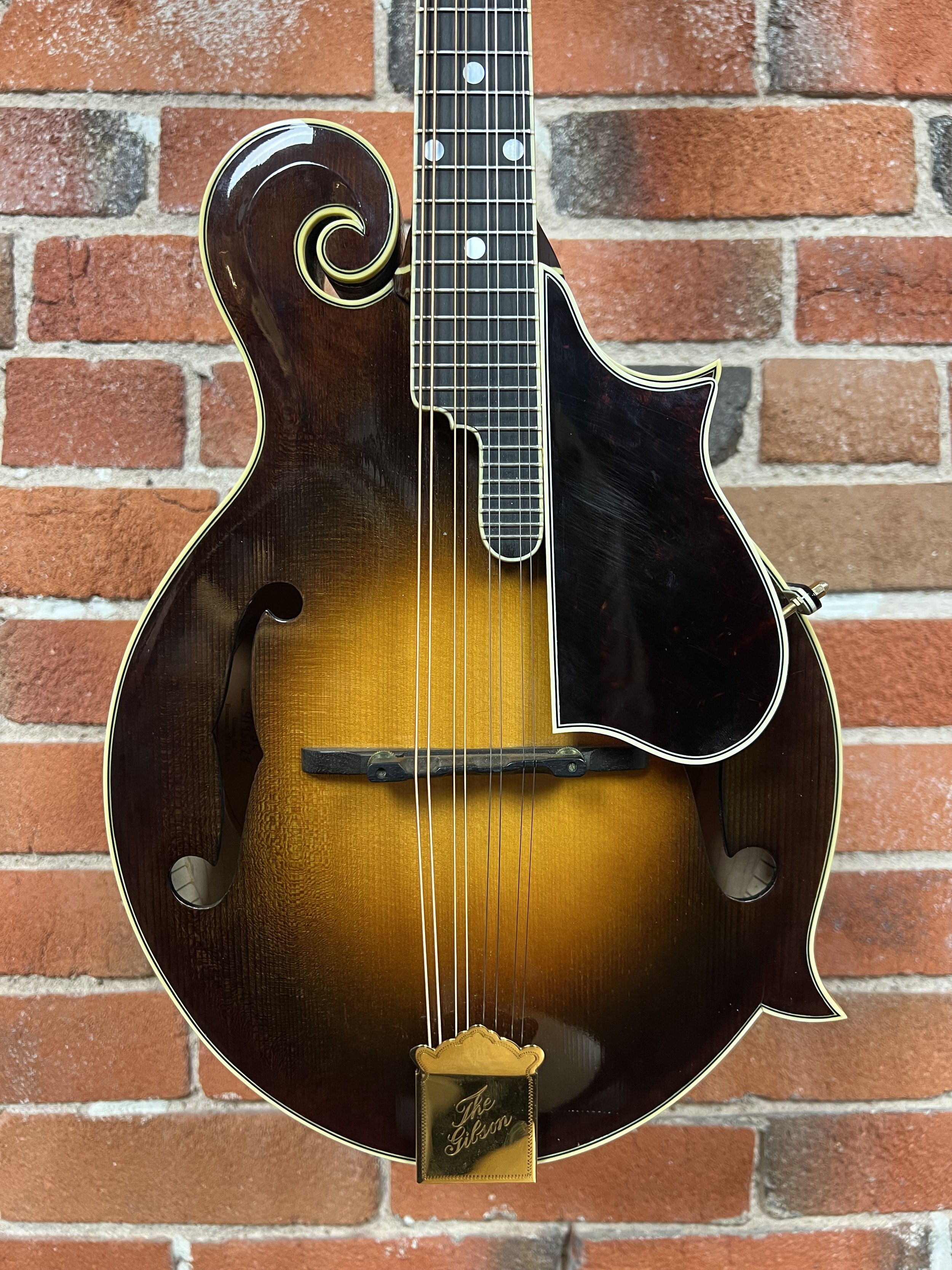 Olde Town Pickin' Parlor–Mandolin