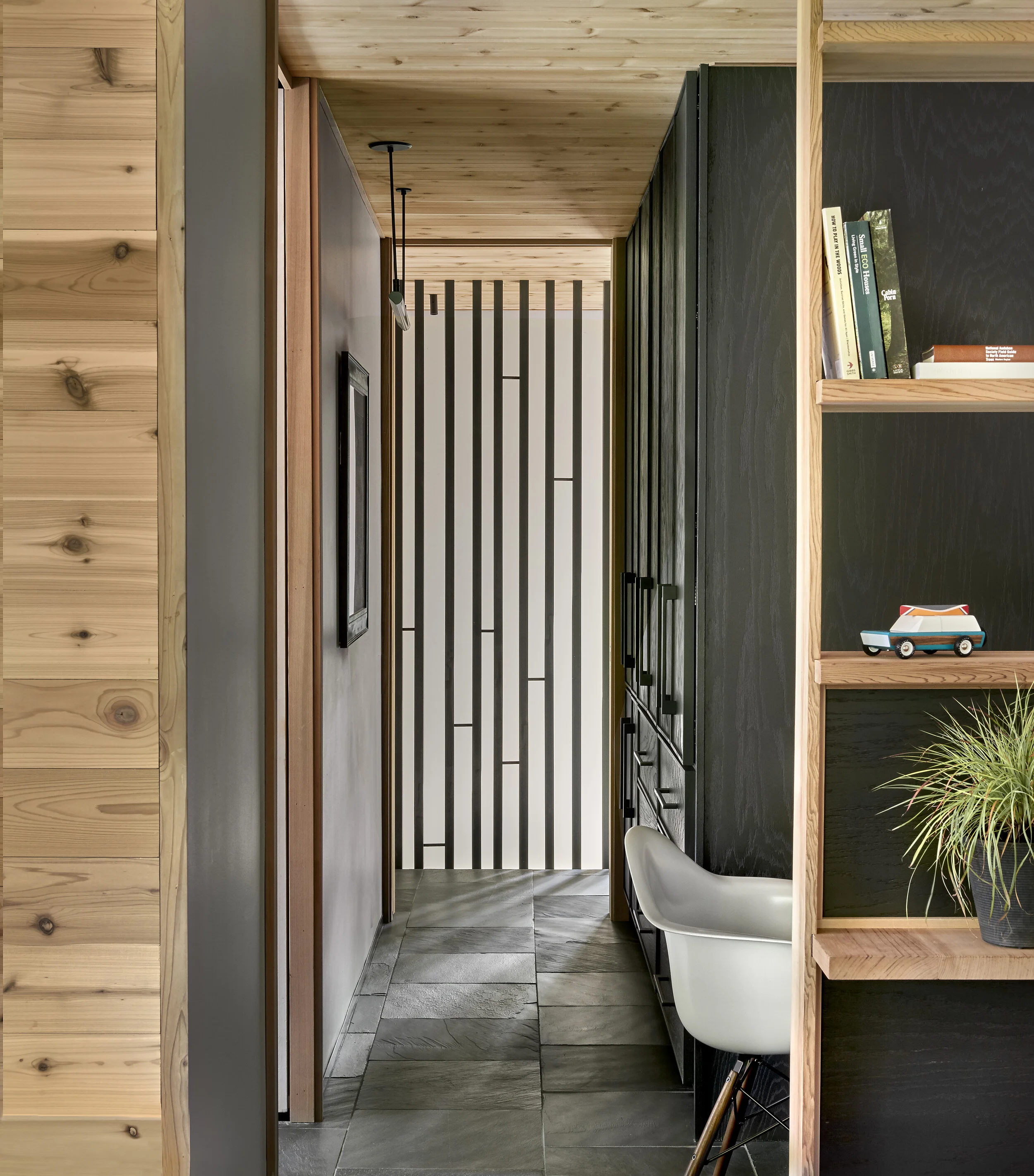 Lawless Retreat — Searl Lamaster Howe Architects