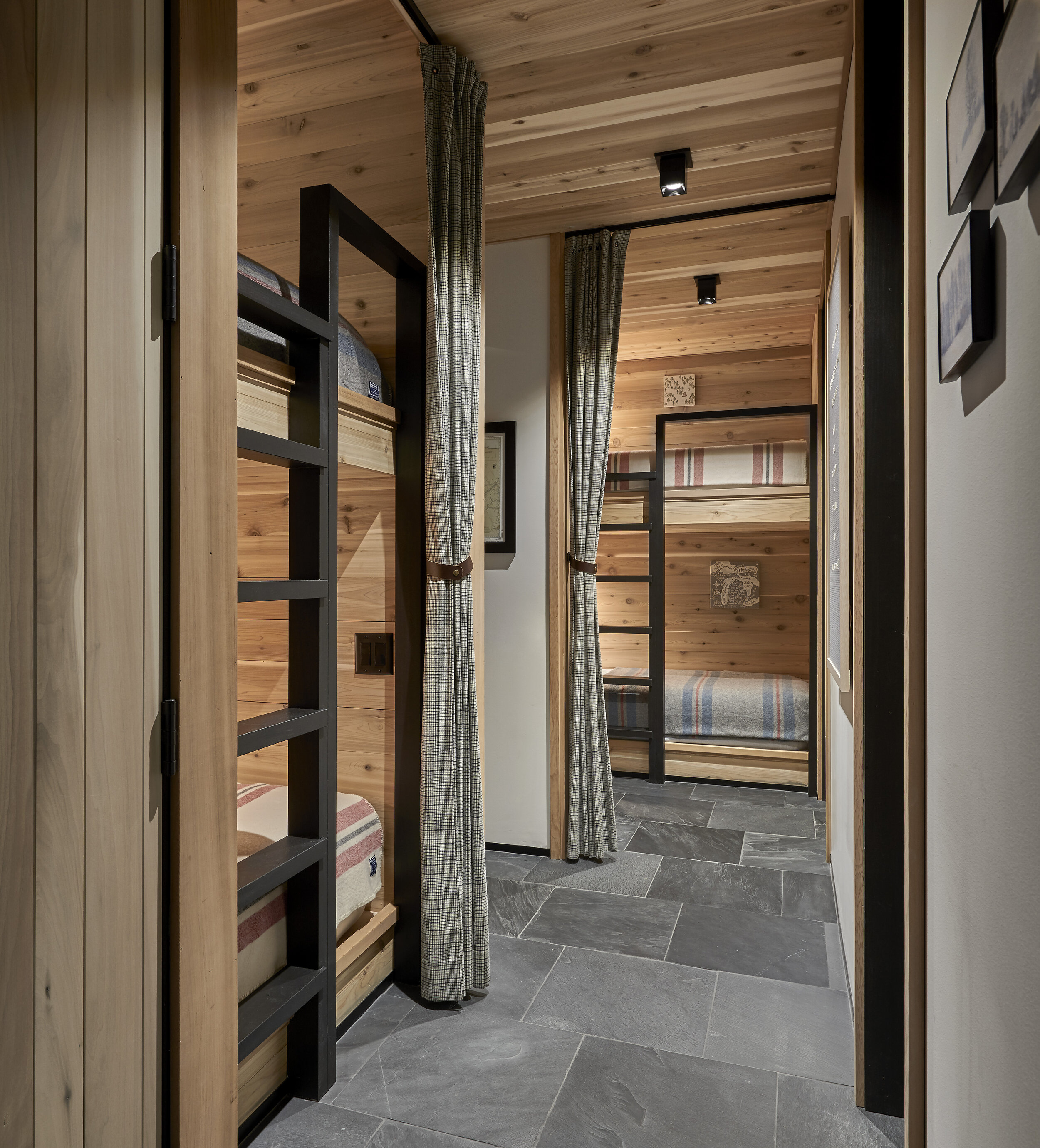 Lawless Retreat — Searl Lamaster Howe Architects