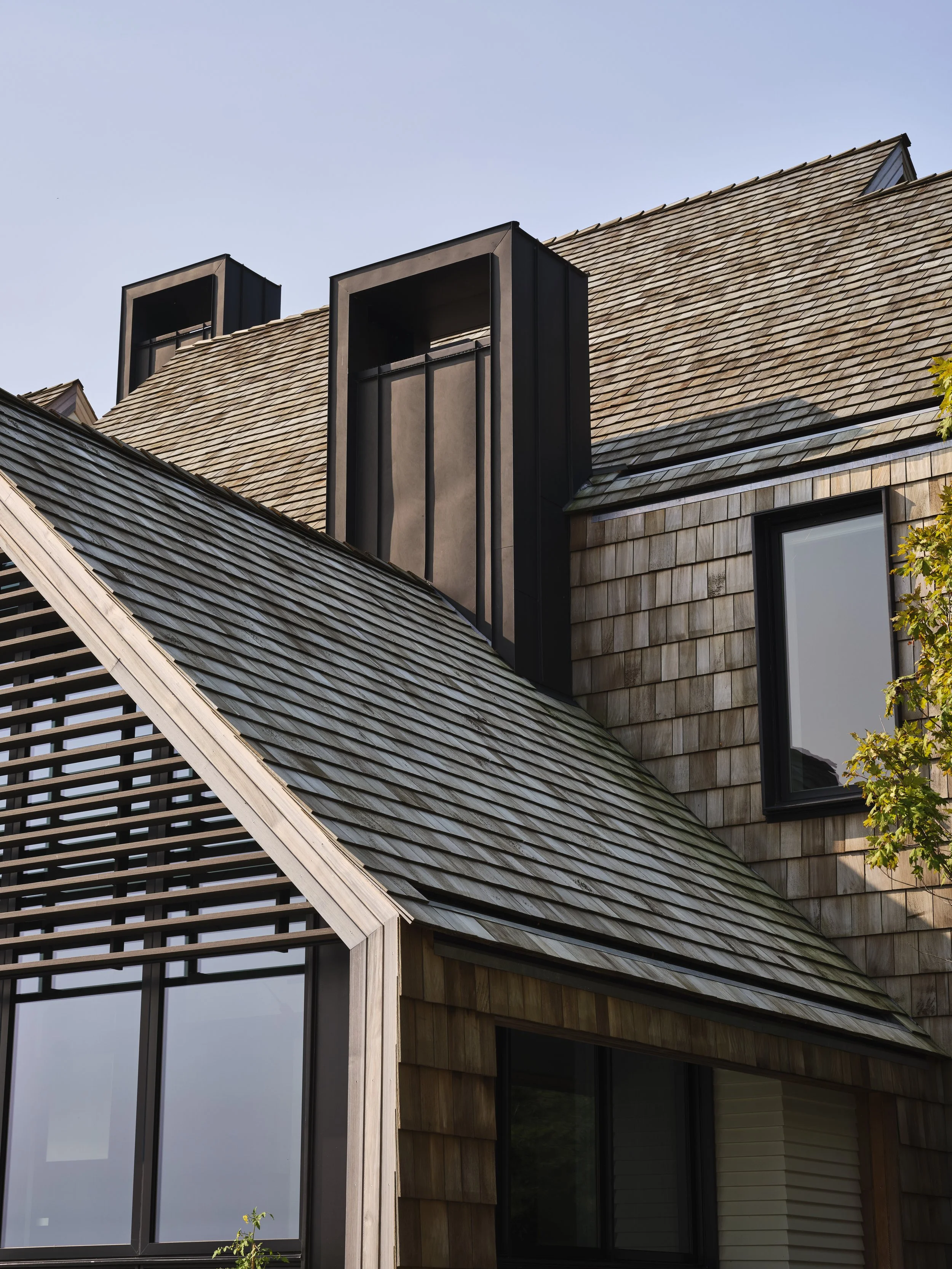 Blufftop Residential Lake-House — Searl Lamaster Howe Architects