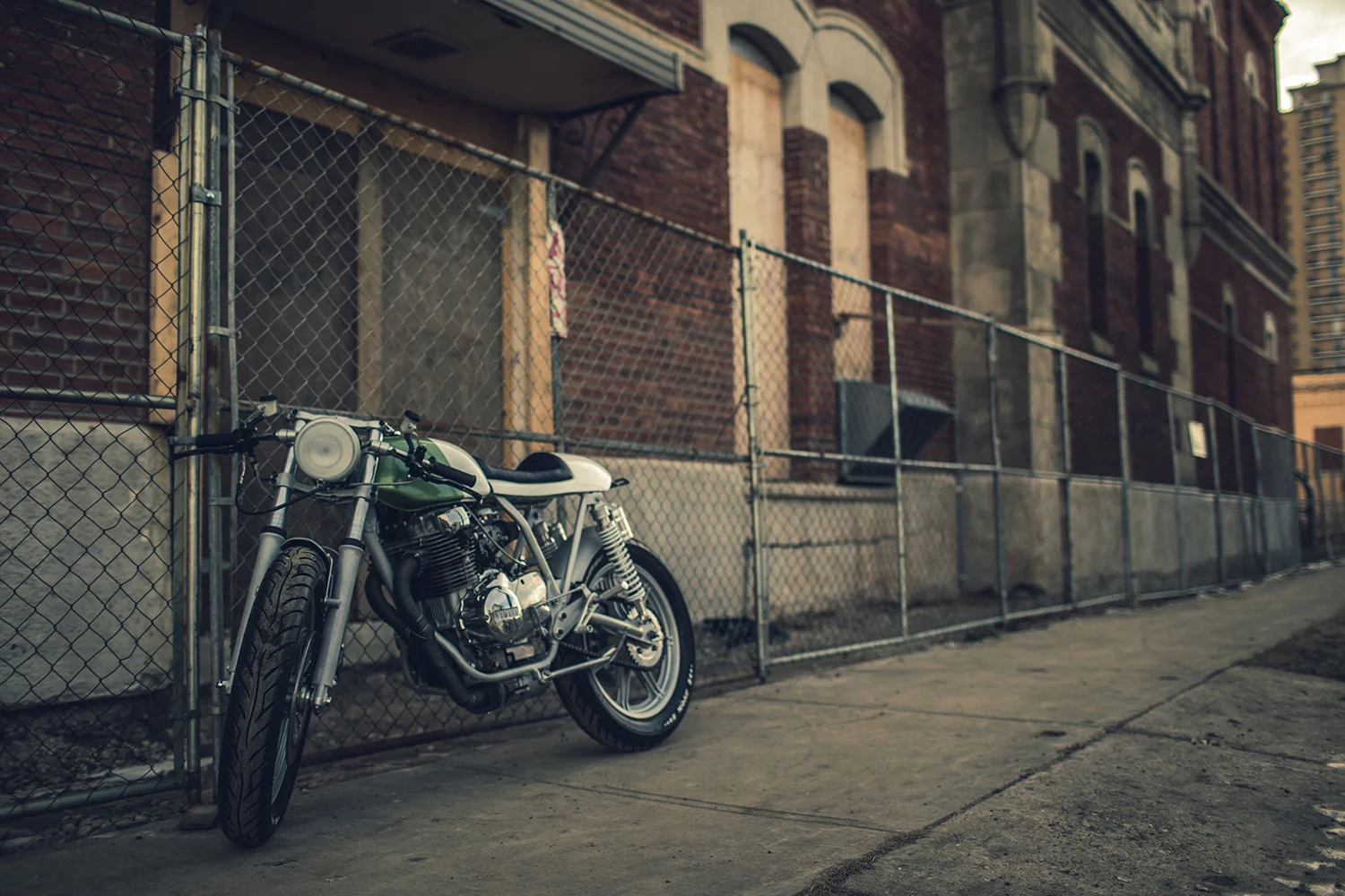 Due South / 003 — Federal Moto