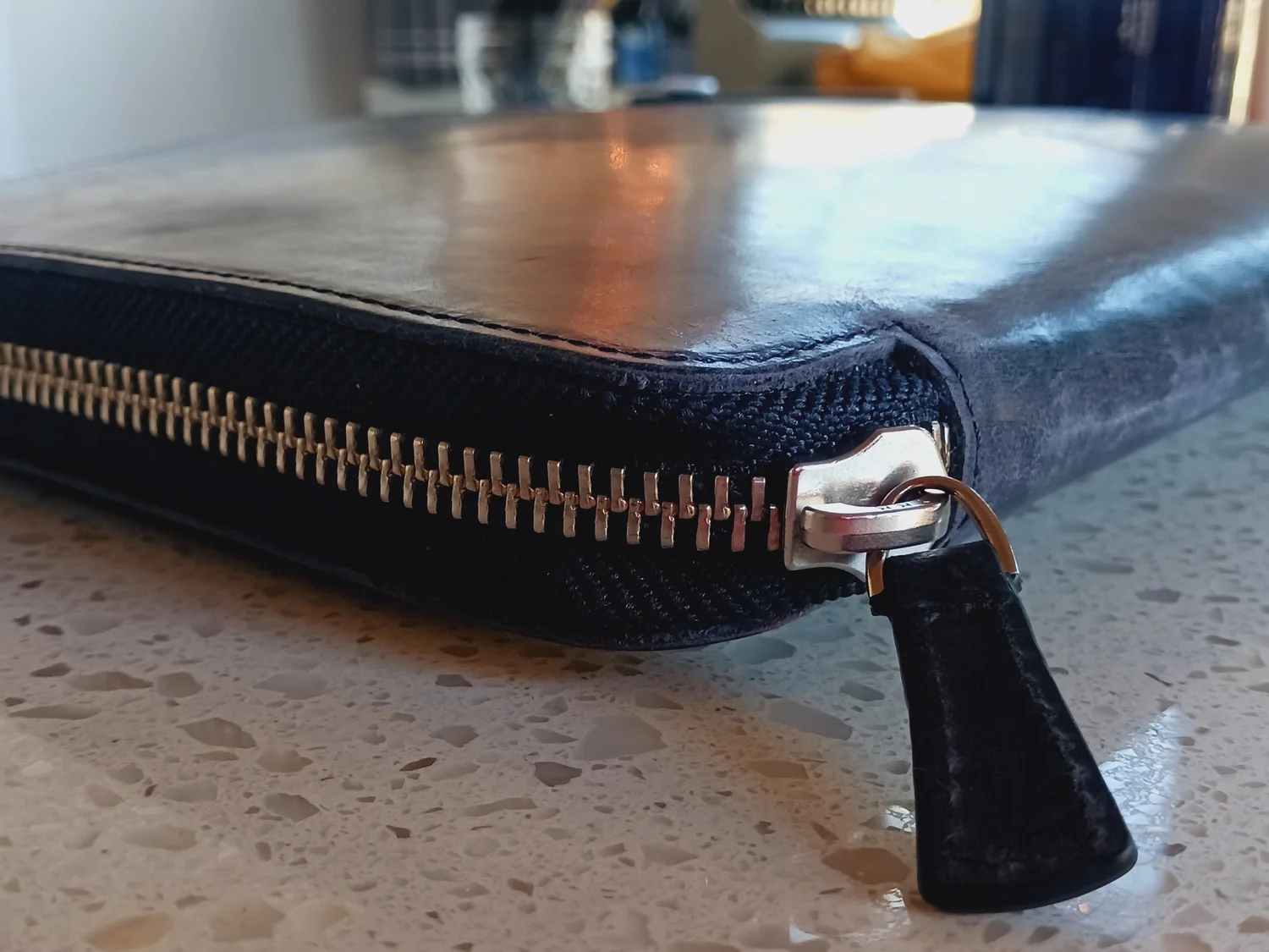 Galen Leather B5 Portfolio Review: the Value of a Creative Container ...
