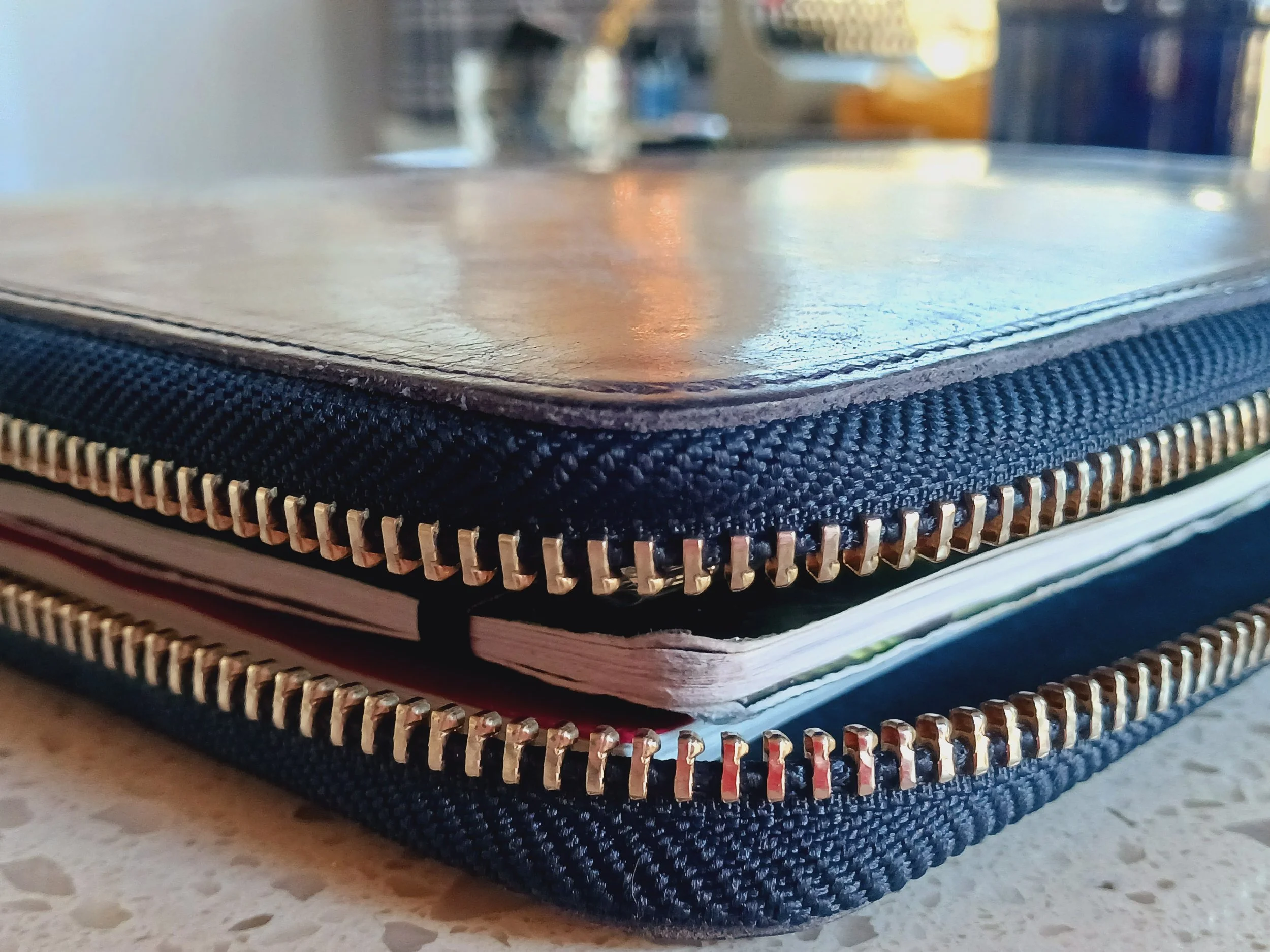 Galen Leather B5 Portfolio Review: the Value of a Creative Container ...
