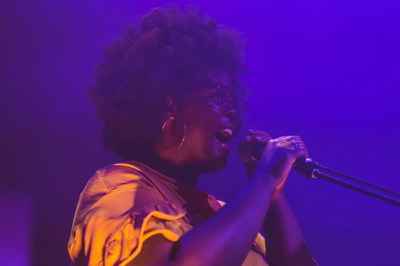 Performances — Akenya.