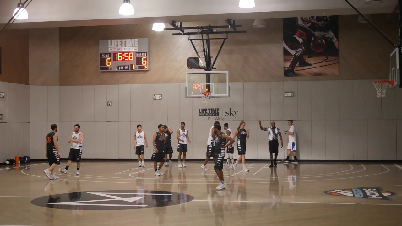 Ultimate Hoops - Foot Locker Showcase Game in NYC