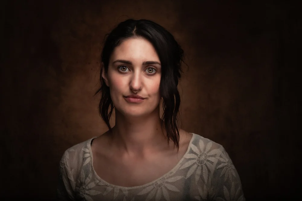 Ava Foster - Luxury wood carving