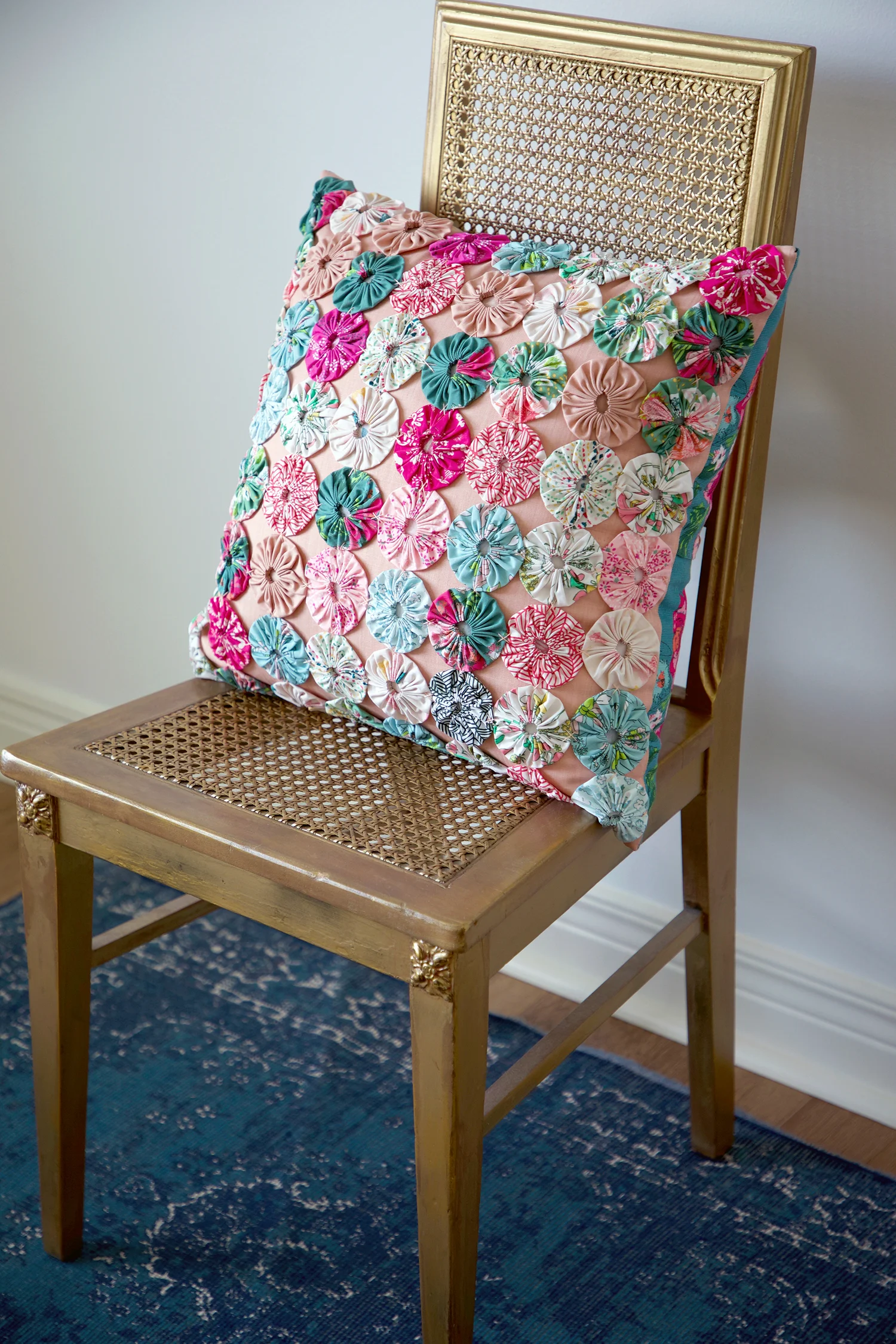 Yo-Yo Pillow — Sharon Holland Designs