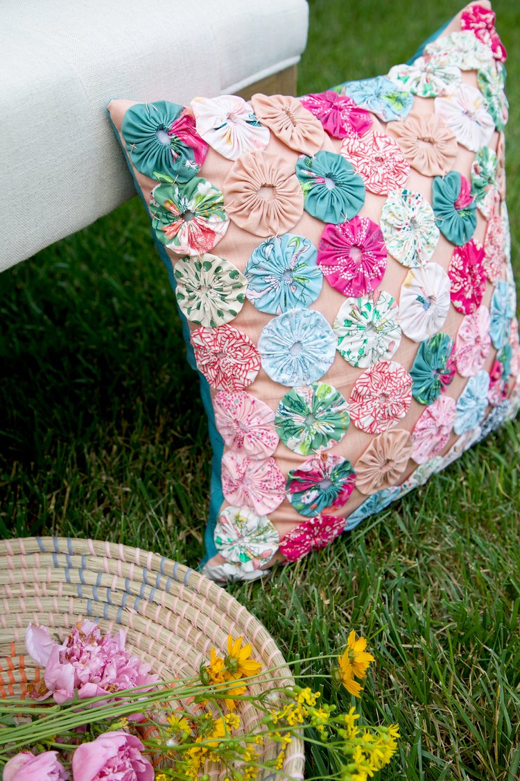Yo-Yo Pillow — Sharon Holland Designs